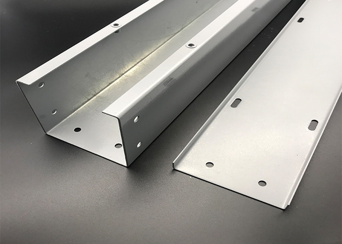 Custom 6m Q235 Metal Steel Poder Coated Cable Trunking