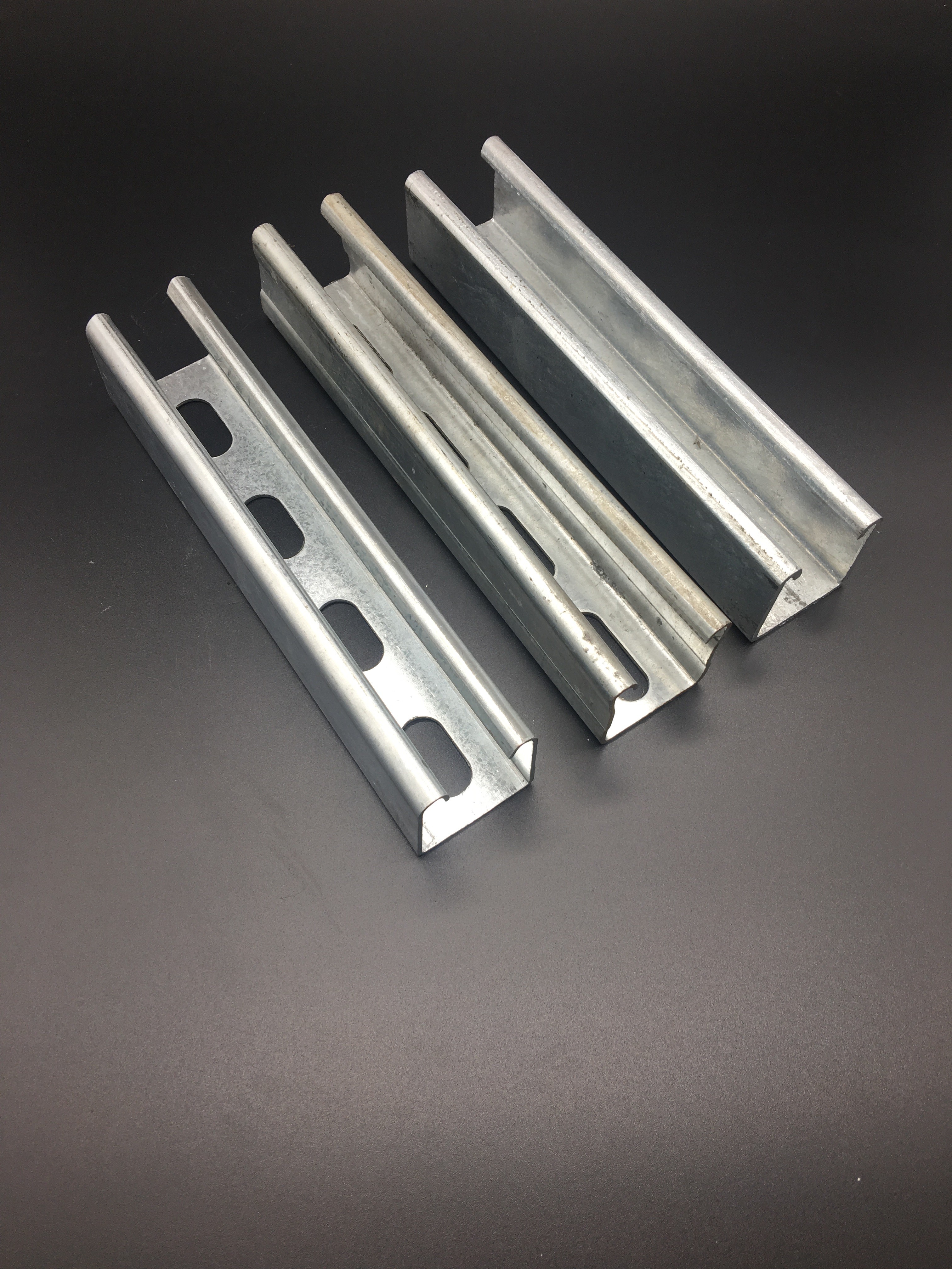 High Strength 41x62 41x41 3m 6m Slotted Plain Unistrut Channel