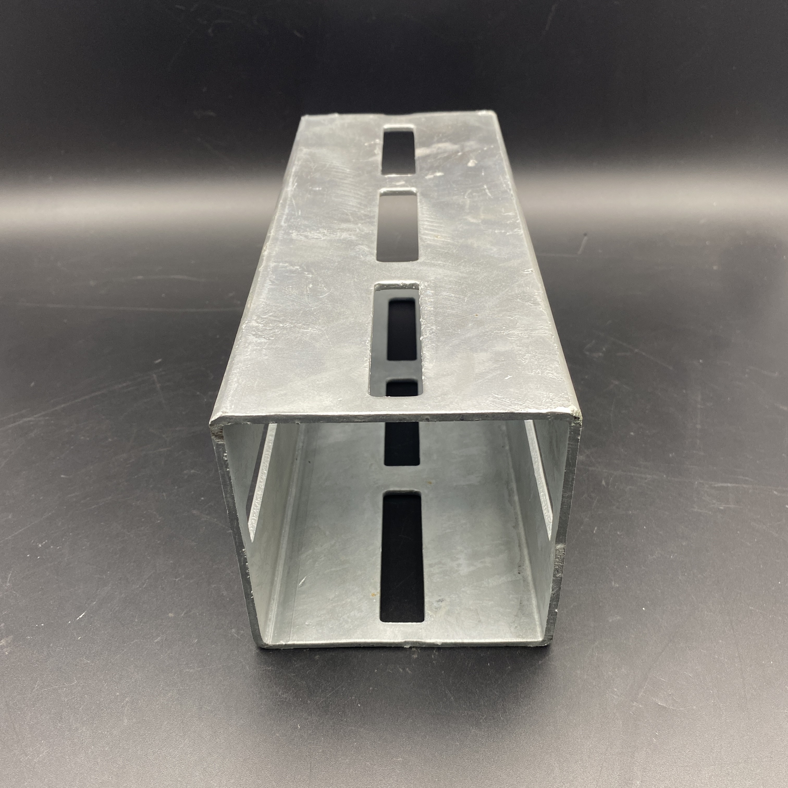 Heavy Duty Profile Rail 100x100x3mm Electrical Zinc Square Channel