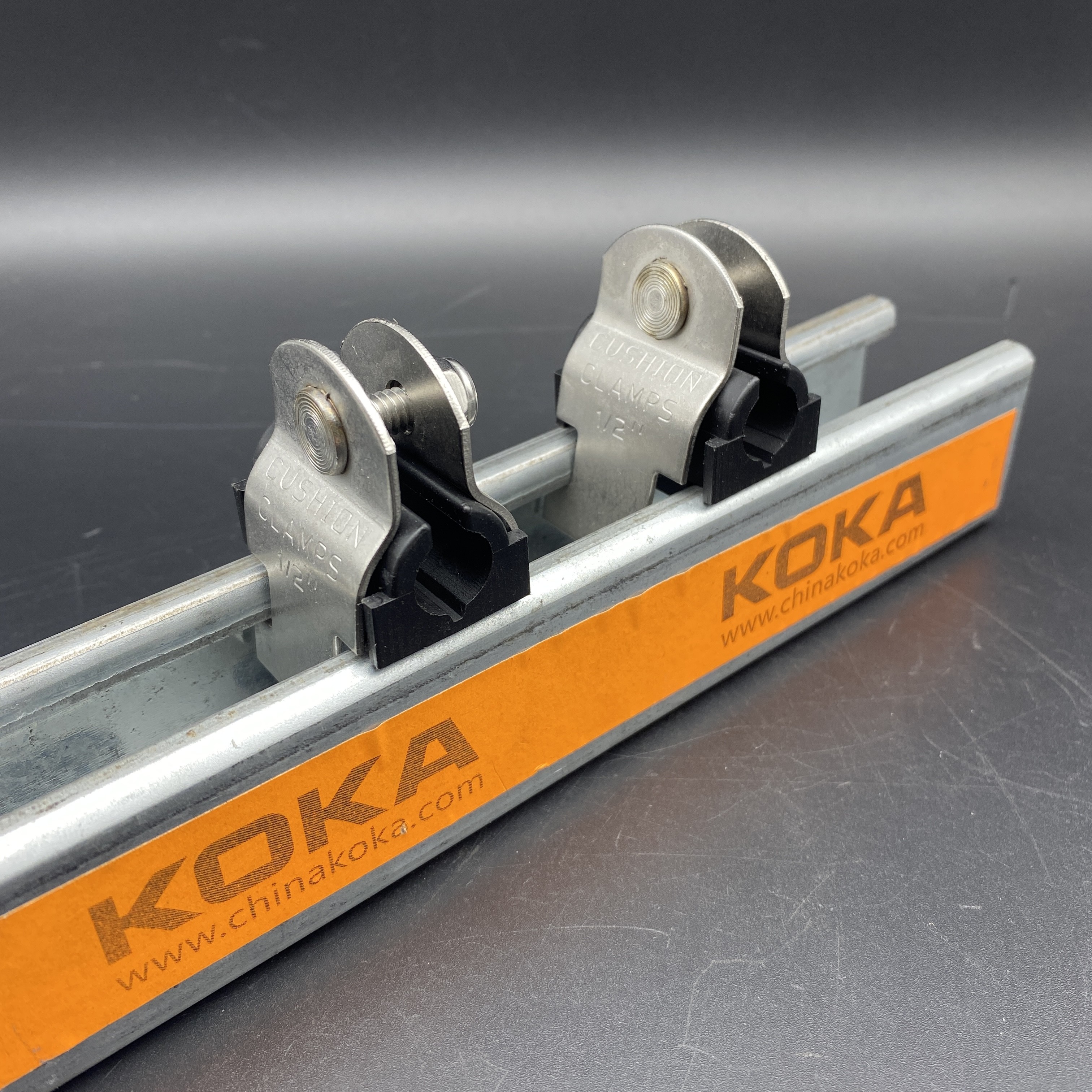 304 Stainless Steel 1-1/2'' Strut Mounted Cushion Clamps