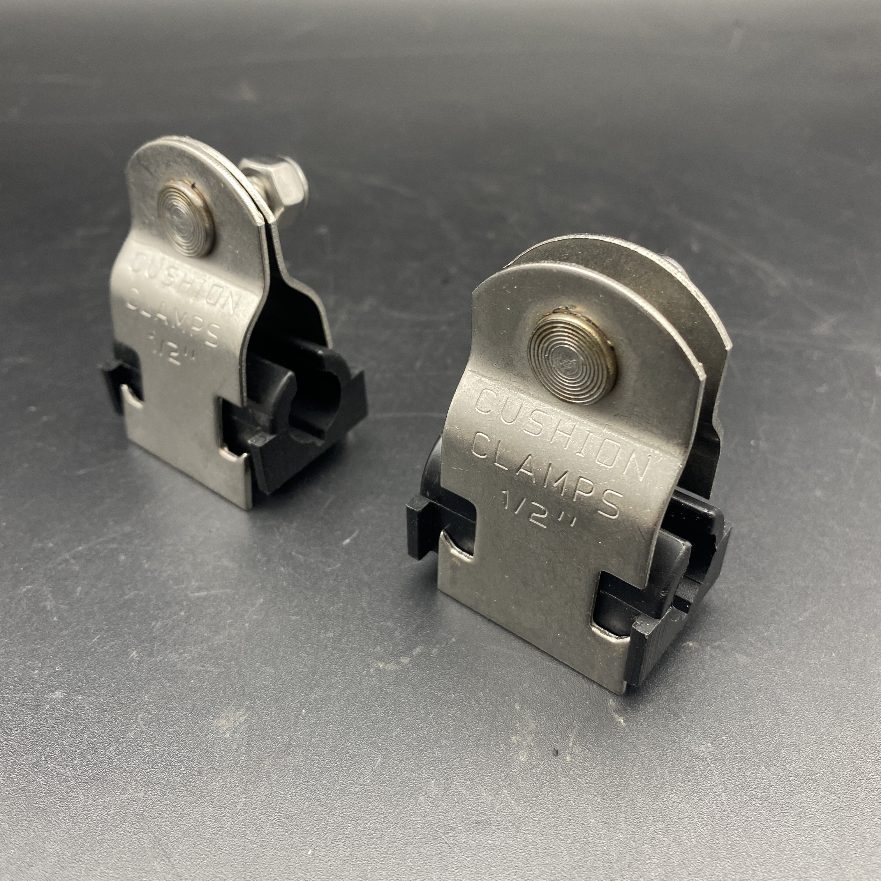Factory Stainless Steel 316 Strut Mounted Cushion Pipe Clamps